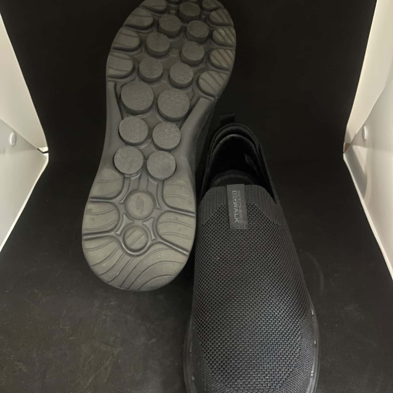 Skechers Mens Size 9 Black (b11)