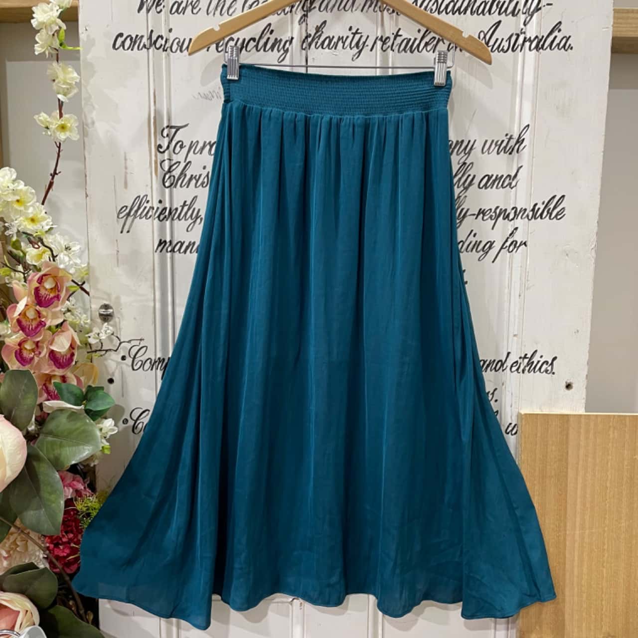 Witchery Brand! GORGEOUS SKIRT Womens Size 8 Knee Length / Midi Teal (s)