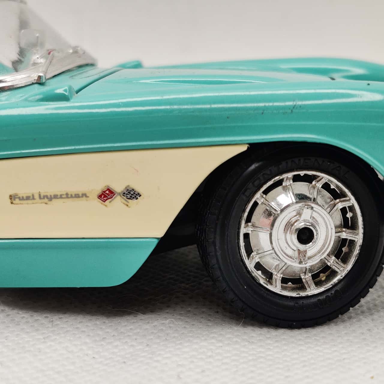 Bburago Chevrolet Corvette 1957 Made In Italy 1/24 Scale(s)
