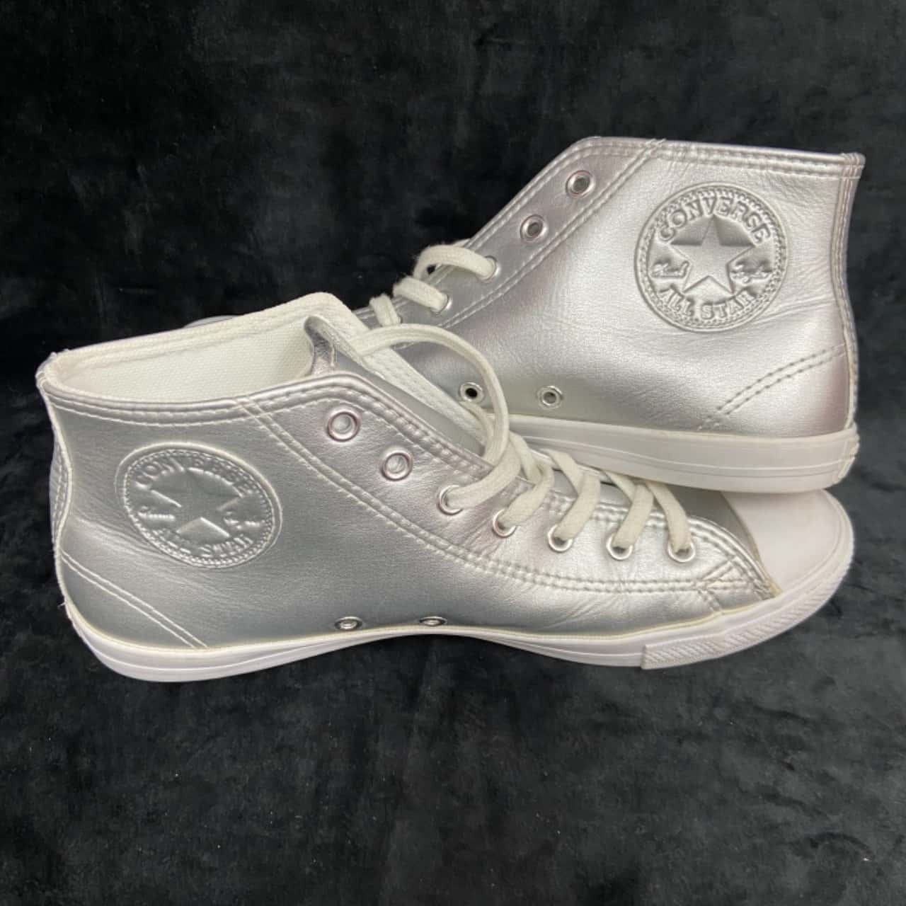 Converse Kids Size 5.5 Shoes Silver (s)