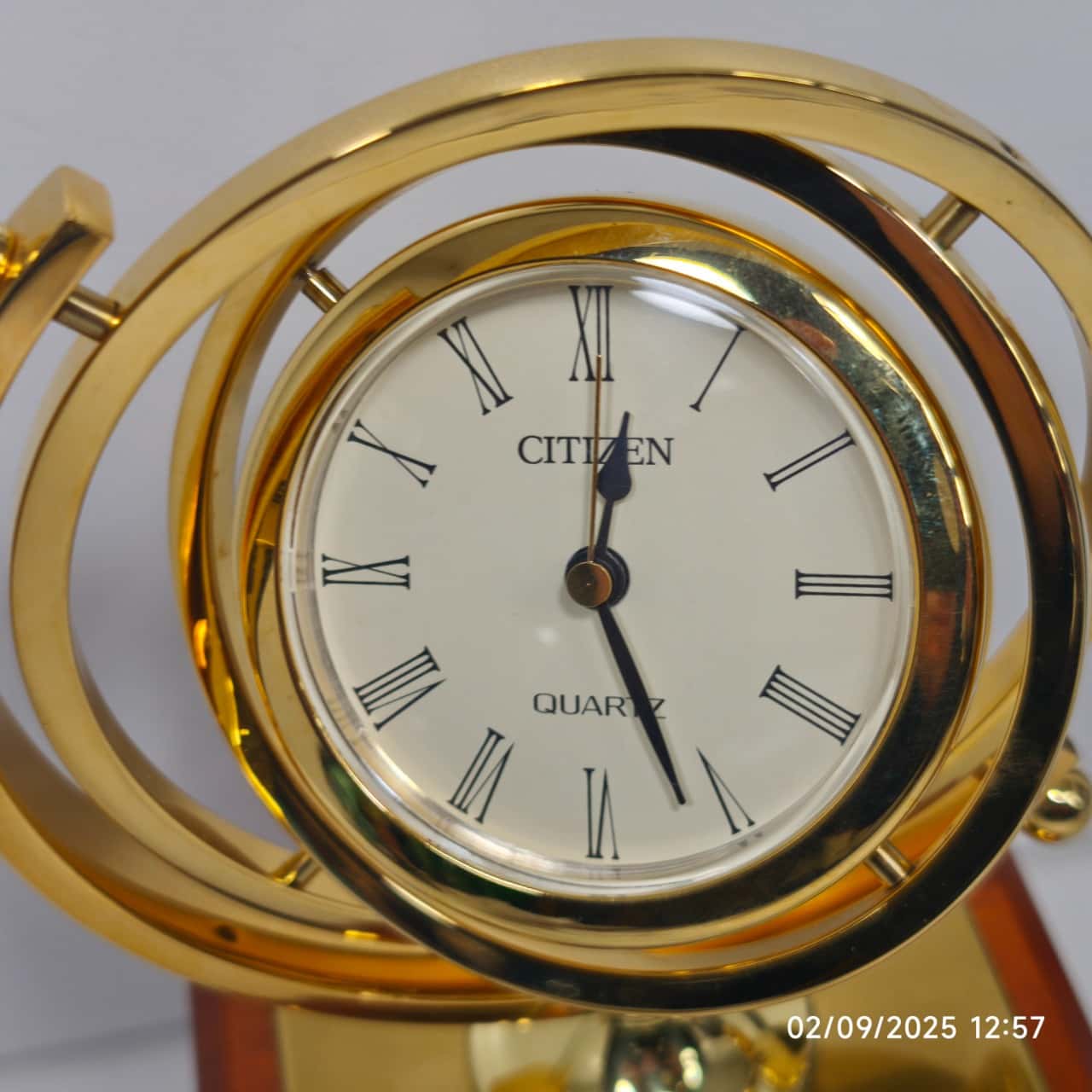 Quartz Citizen Gyroscopic Clock on Wooden Stand Working As Is (s)