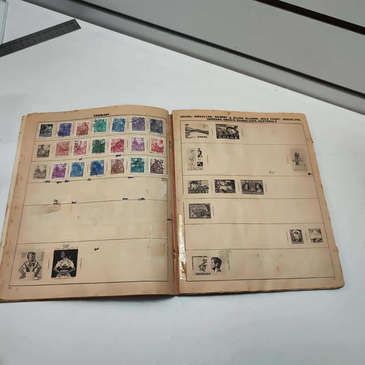 International Stamp Album Vintage (s)