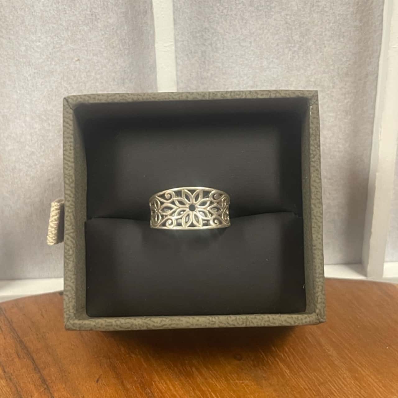 Womens Filagree Silver Ring