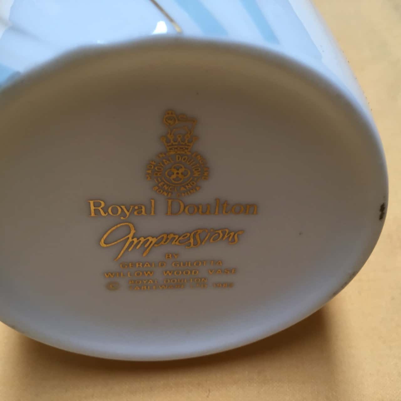 Royal Doulton Impressions Willow Wood Ceramic Vase By Gerald Gulotta ...