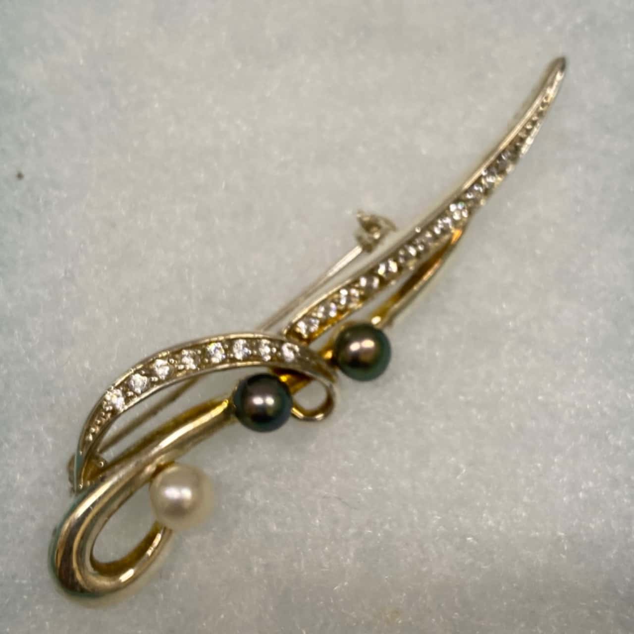 Women’s Vintage , Silver (925) Brooch with Real Pearls (s)