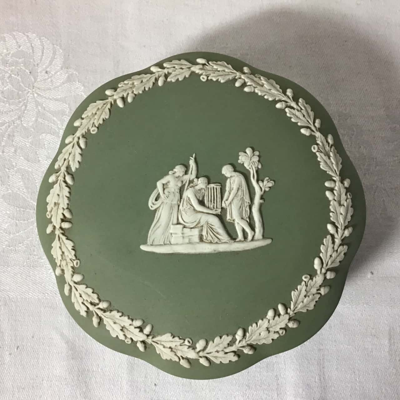 Wedgwood Jasperware Sage Green / White Pattern Scalloped Edge Trinket ...
