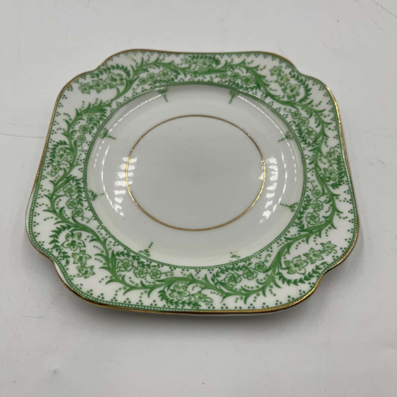 Green Valo gold-rimmed side plate 15cm made in England(s)
