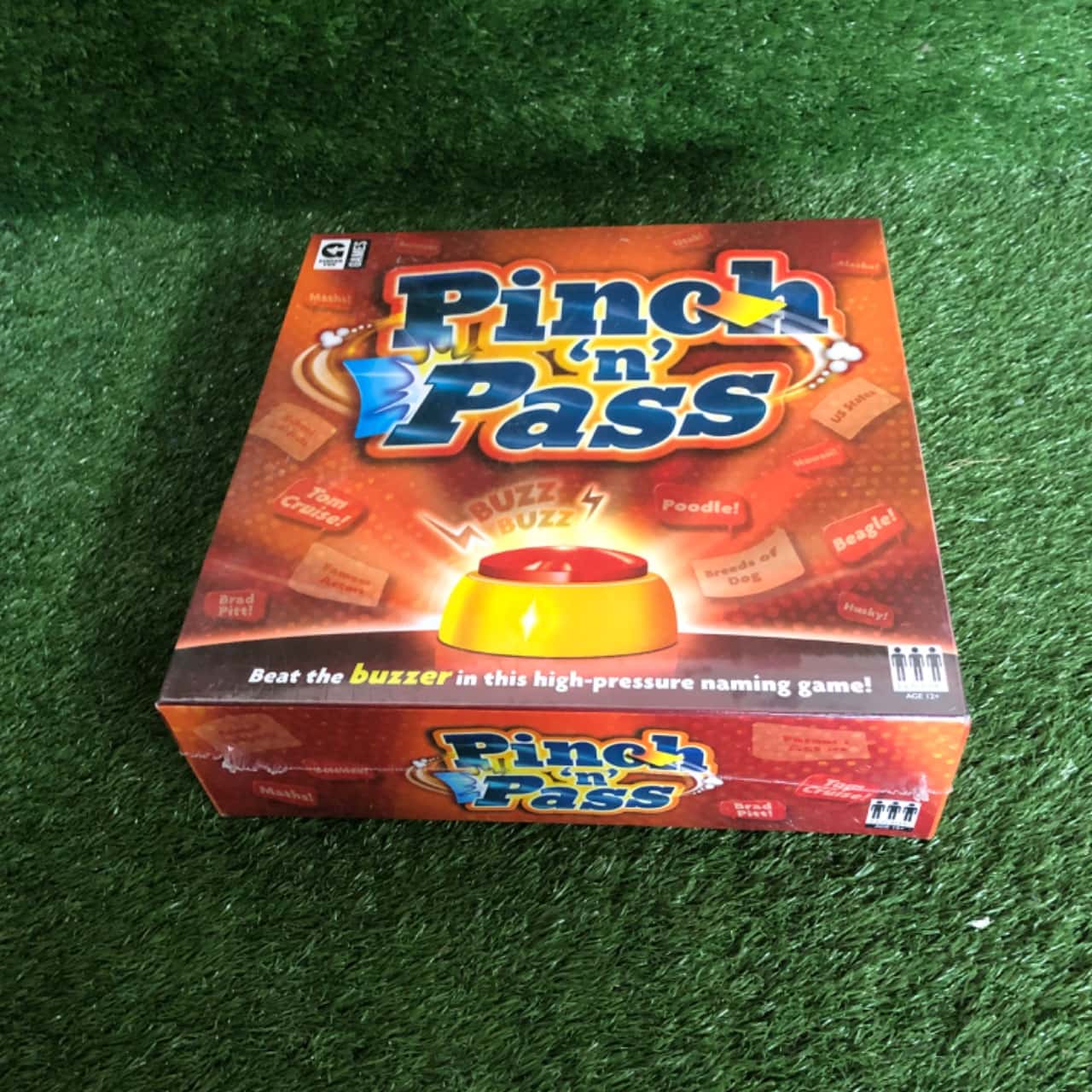 Pinch 'n' Pass Family Board Game (New)(s)