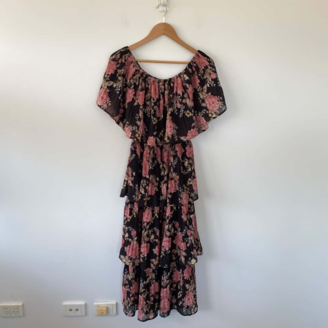Vine Apparel Black Rose Stella Dress Size 8 (s)