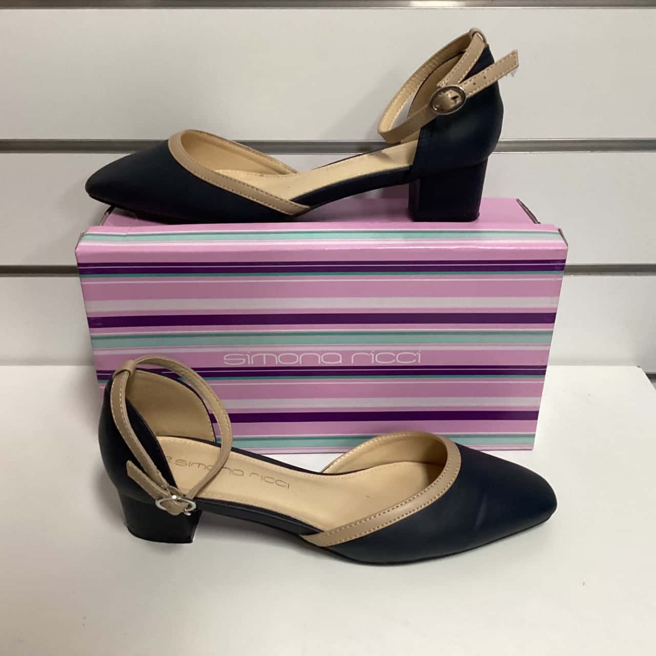 Simona Ricci “Grace” Womens Size 40 Beige / Navy Blue (s)