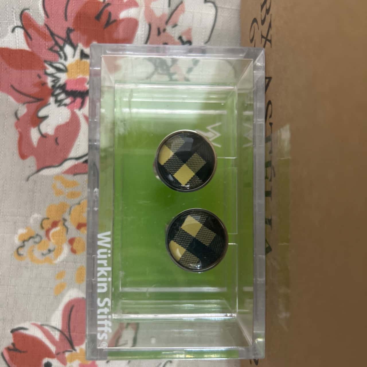 Mens circle Cufflinks wurkin stiffs green square pattern (b7)(s)