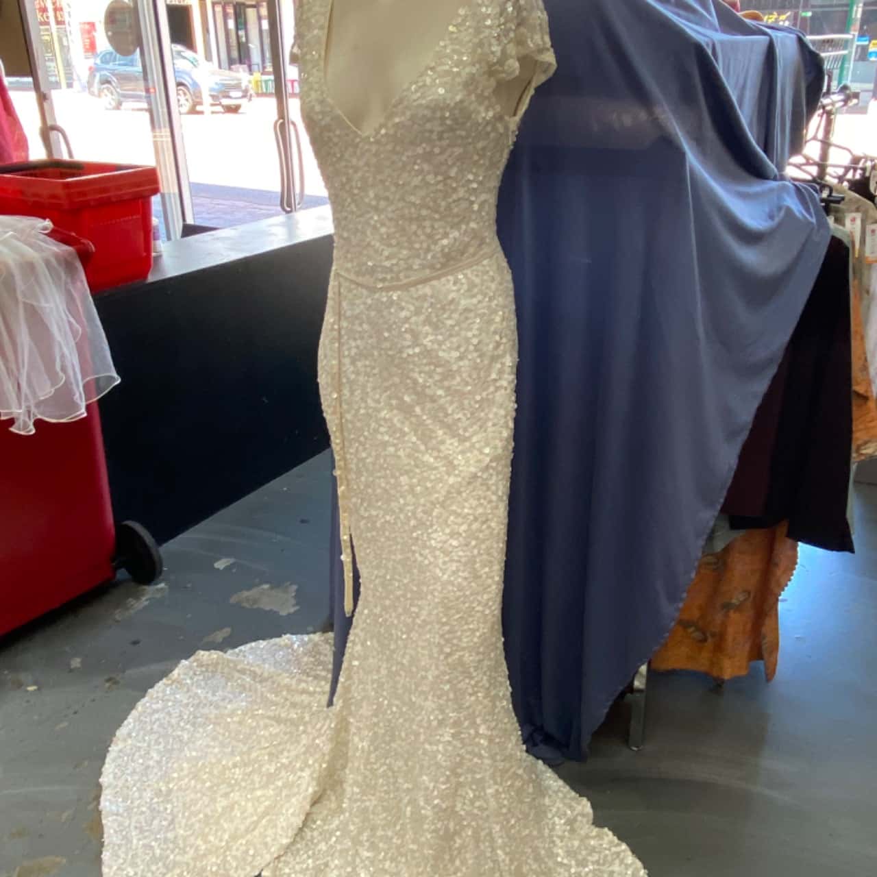 Womens Size 10 Bridal Dresses Off White (s)