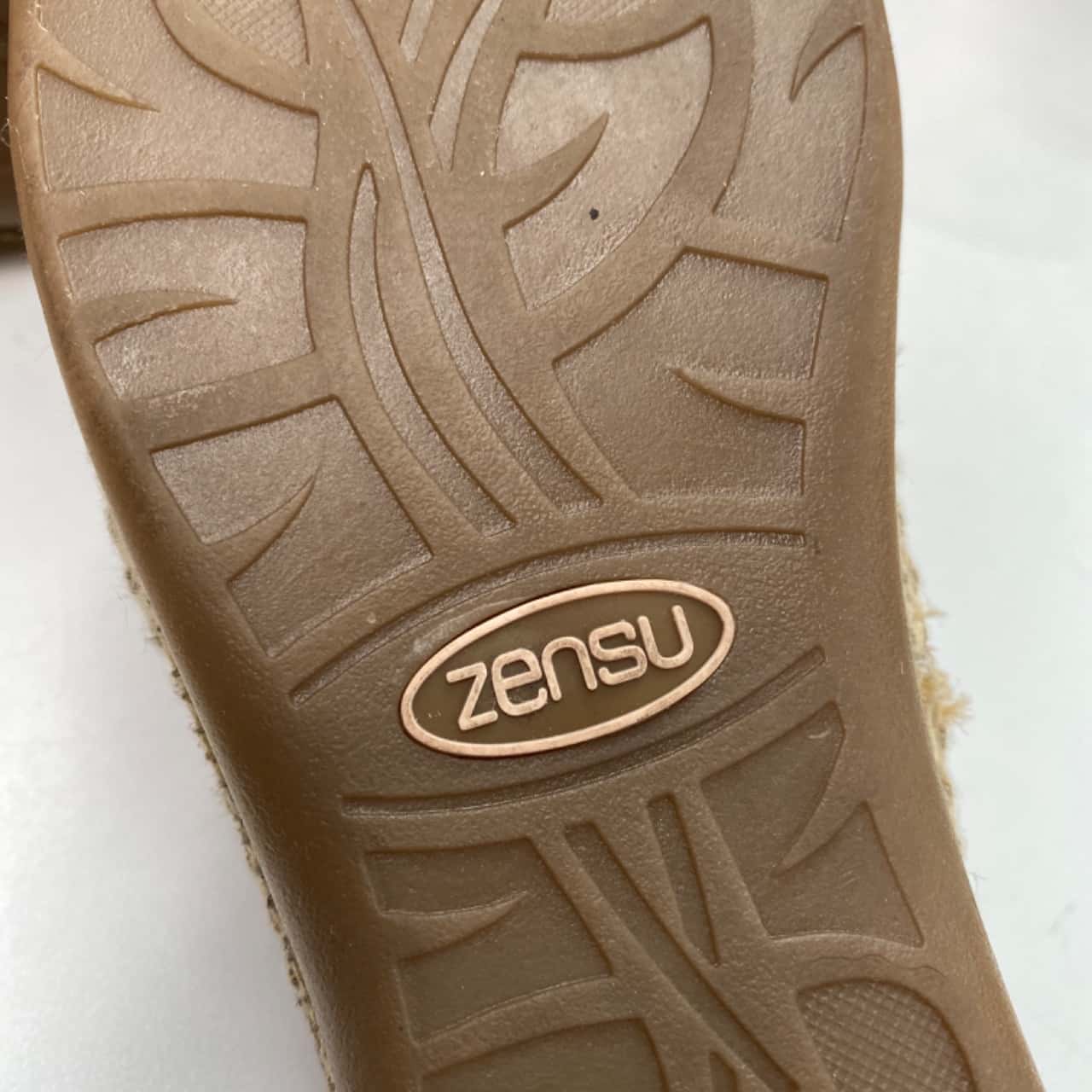 *Mother's Day SALE* Women’s Zensu Size 36 Brown Leather Slip On Shoes