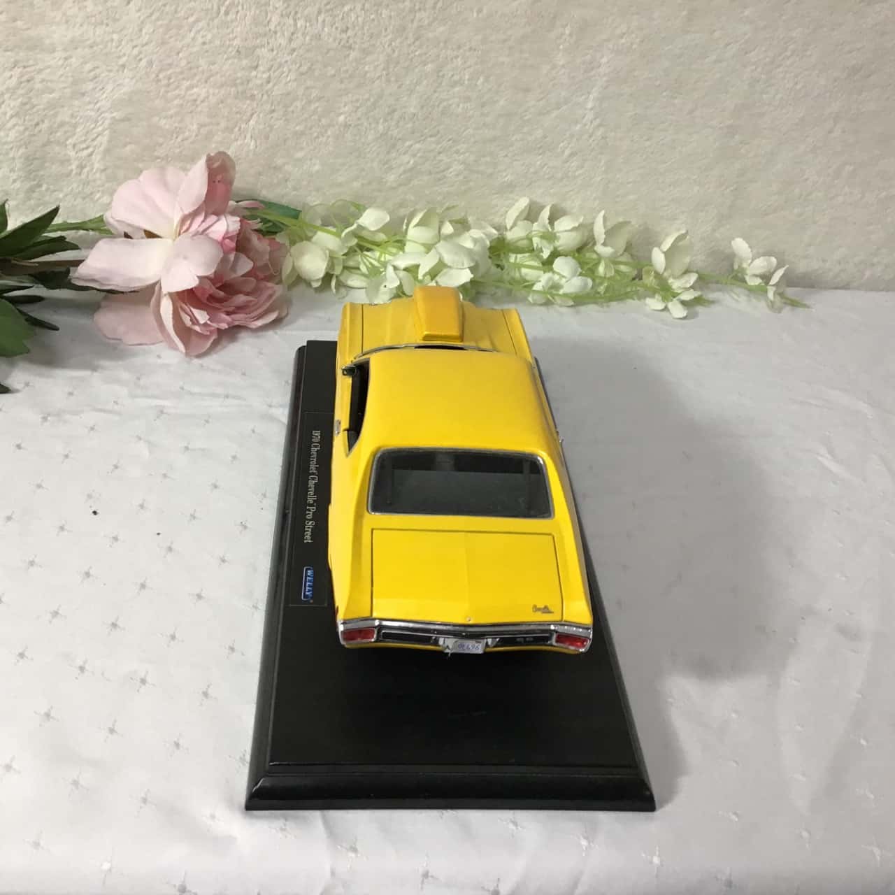 Welly 1970 Chevrolet Chevelle Pro Street Yellow Diecast Model Car(s)
