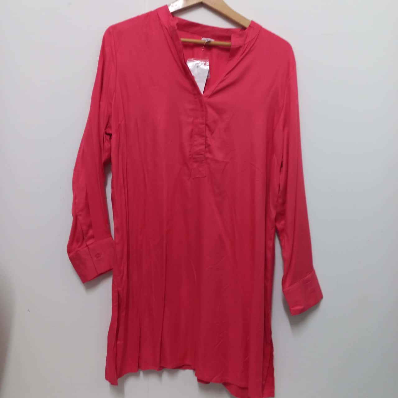 New Heine size 40 top rec retail $129.99