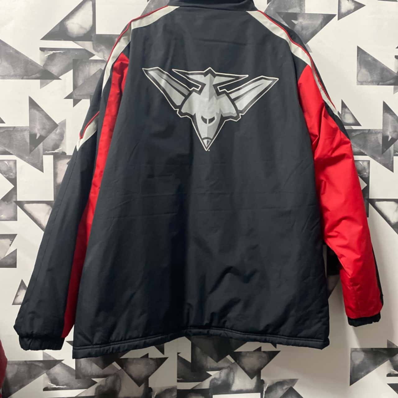 Essendon football club Size XXXL Black / Red thick jacket (s)