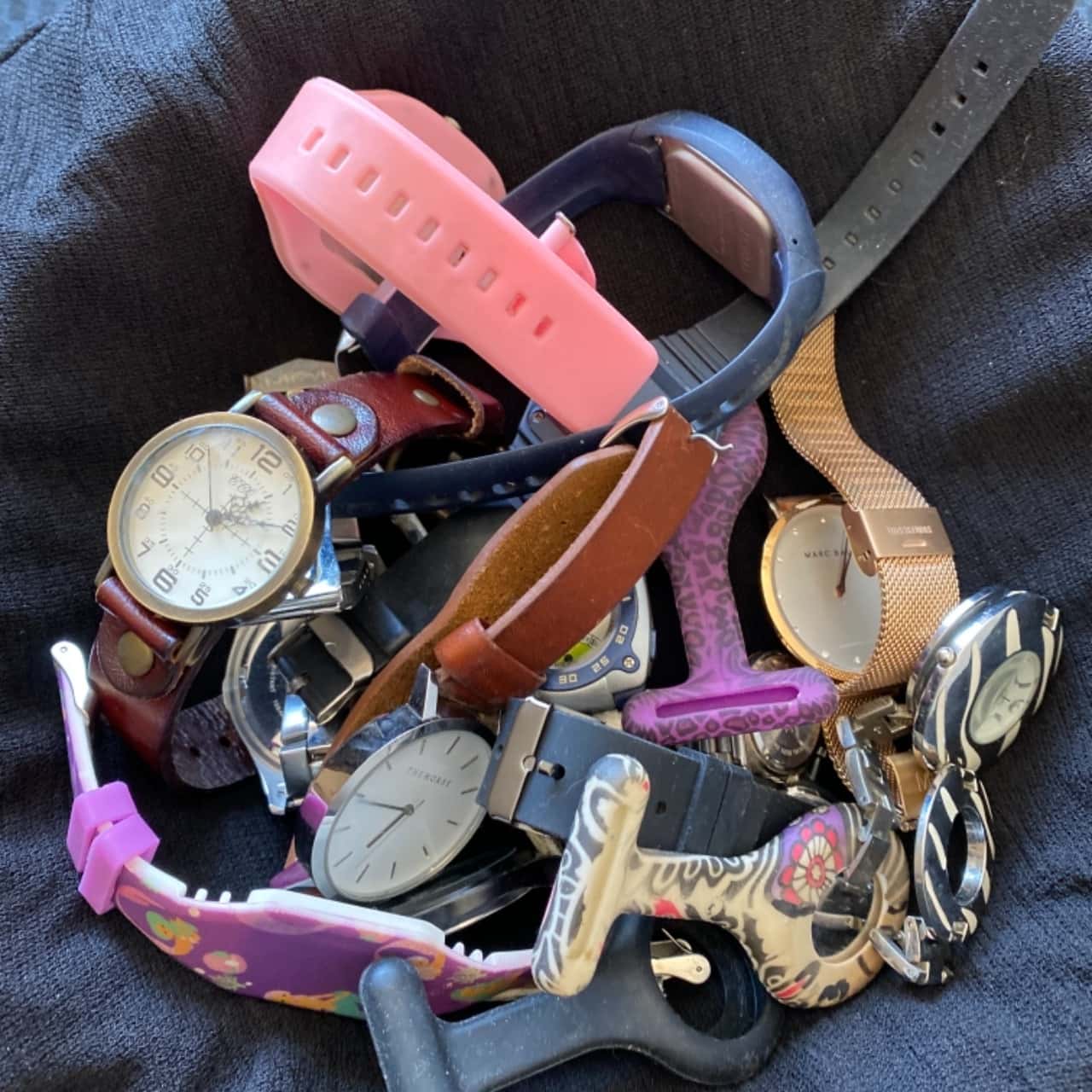700g Bag Of Assorted Untested & Broken Watches(s)