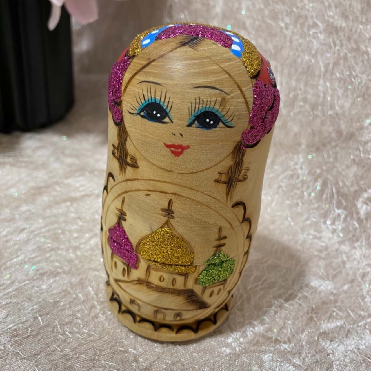 A gorgeous hand painted rare 5 piece heirloom Matryoshka doll set(s)