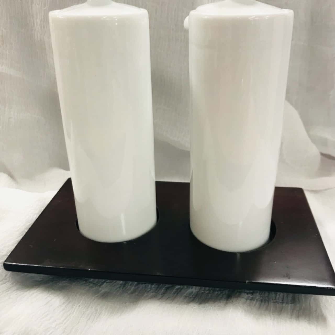 Chinese condiment jugs(s)