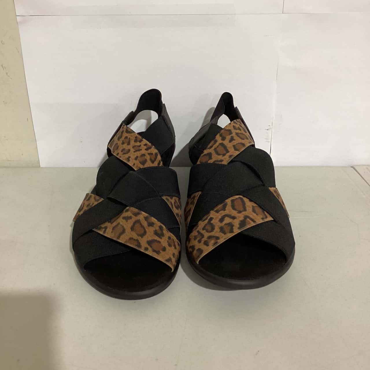 Taking Shape Womens Size 42 Animal print / Black Sandals