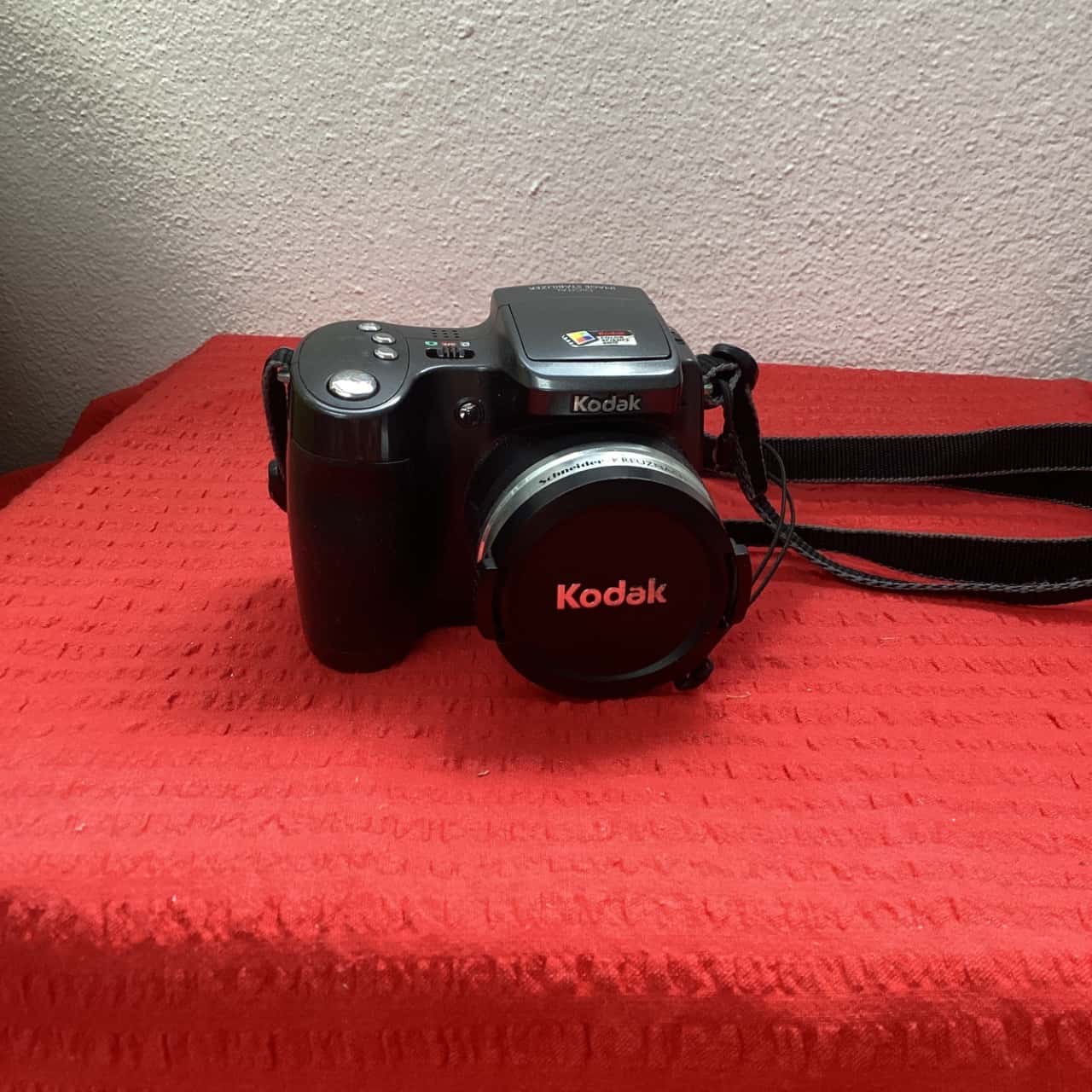 Vintage Kodak Easy Share ZD710 camera and Case(s)