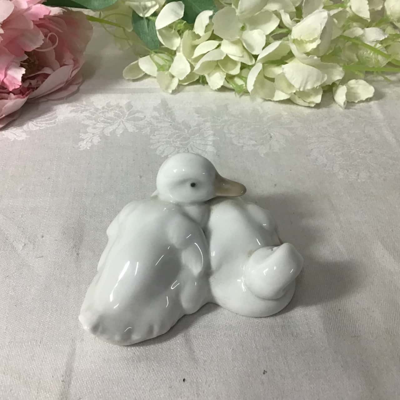 Vintage Nao by Lladro Two Cuddling Ducks Porcelain Figurine(s)