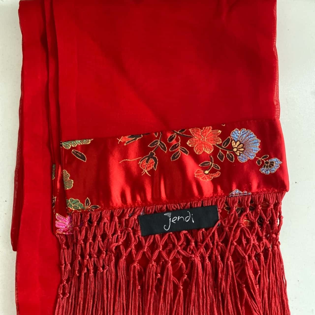 Jendi red scarf(s)