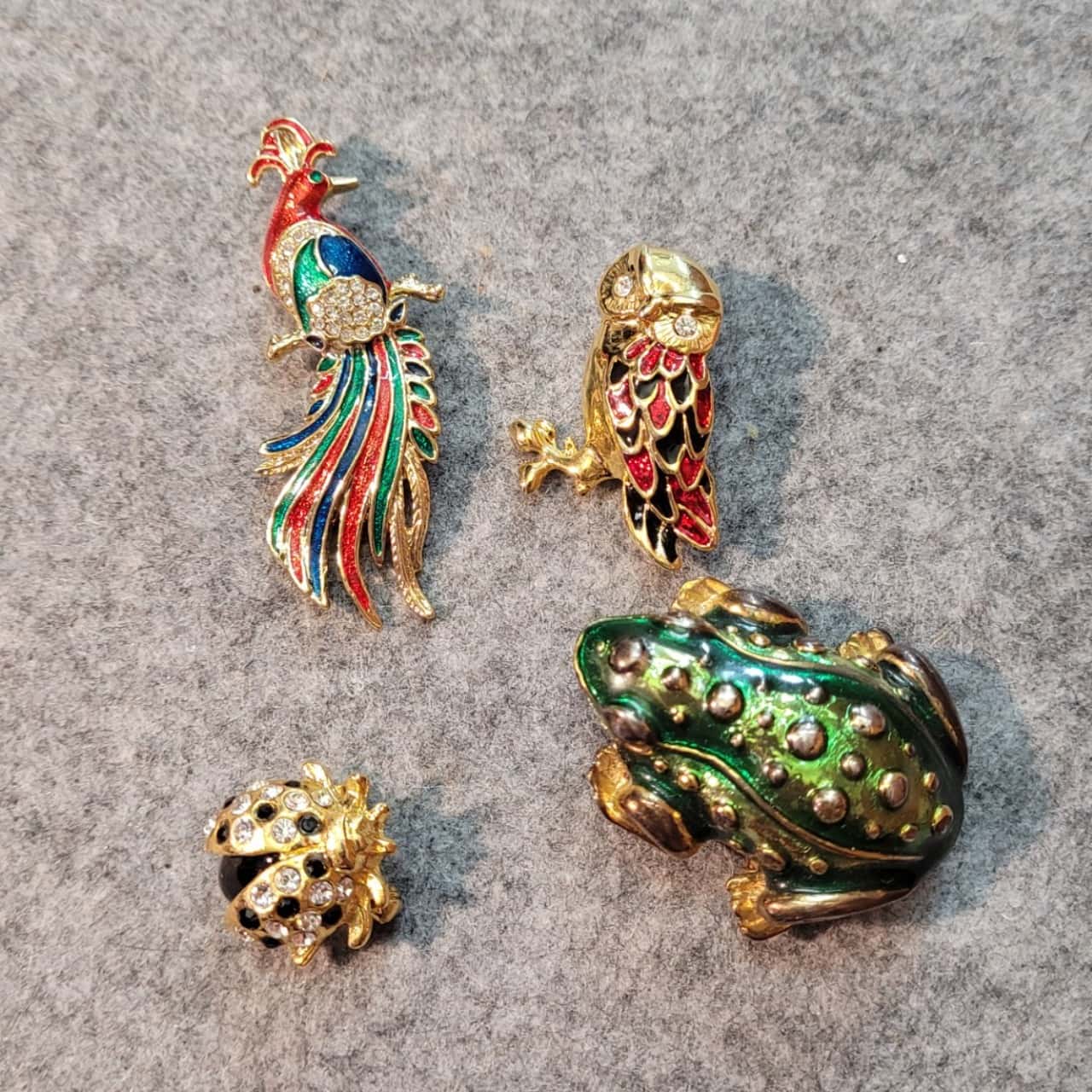 4 Enamel Animal Womens Brooches (s)