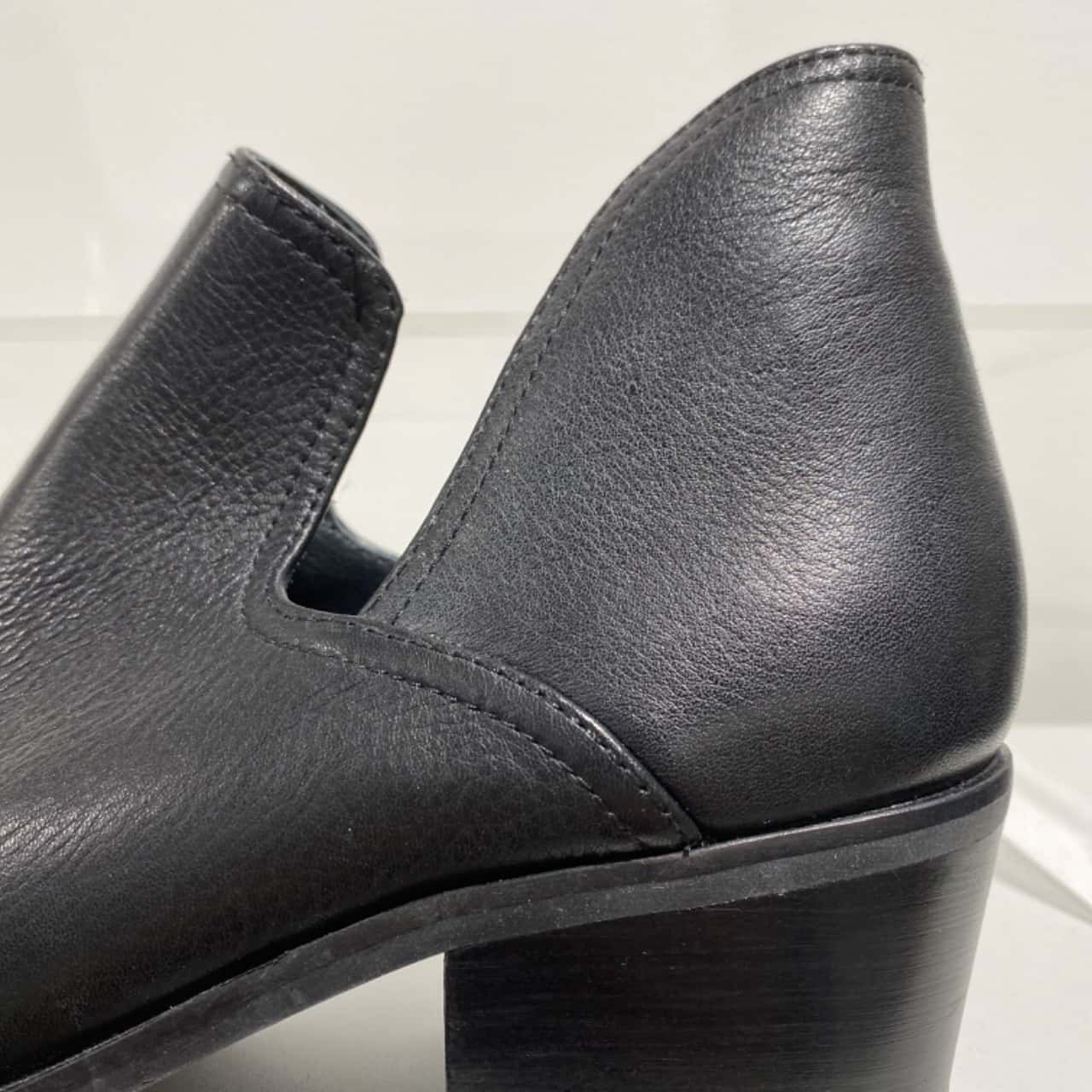 Wittner Womens Size 39 Black leather ankle boots (s)