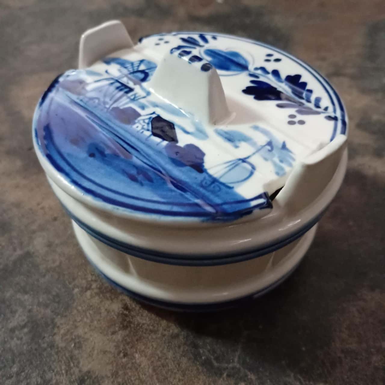 Delft Blue - Holland - Butter Dish w/Lid - Pail(s)