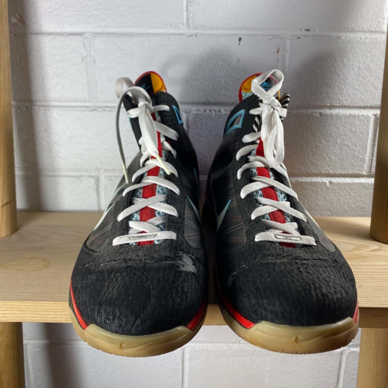 Nike Mens Sidney Deane x Hyperize Sneakers Size 10.5 / 9.5 Black / Red (s)