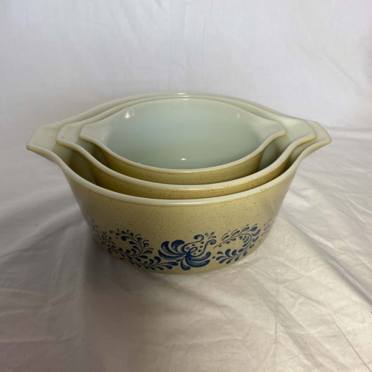 Vintage 1970s Pyrex Casserole 3 Piece Set (s)