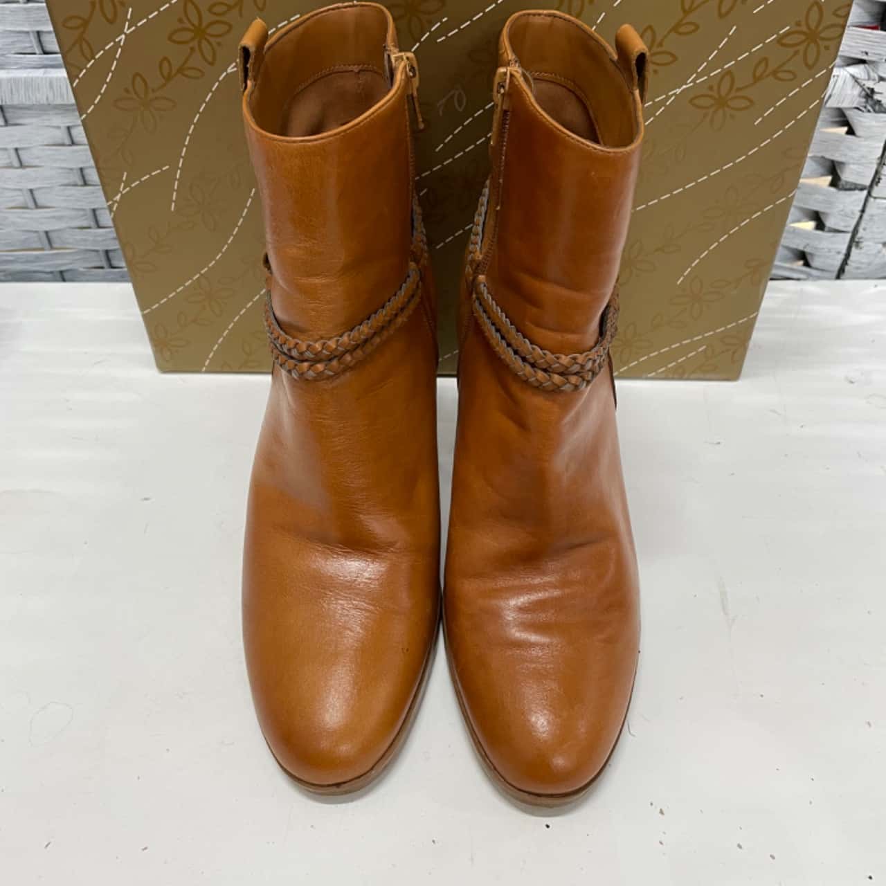 Corelli Womens Size 8 Brown Boots