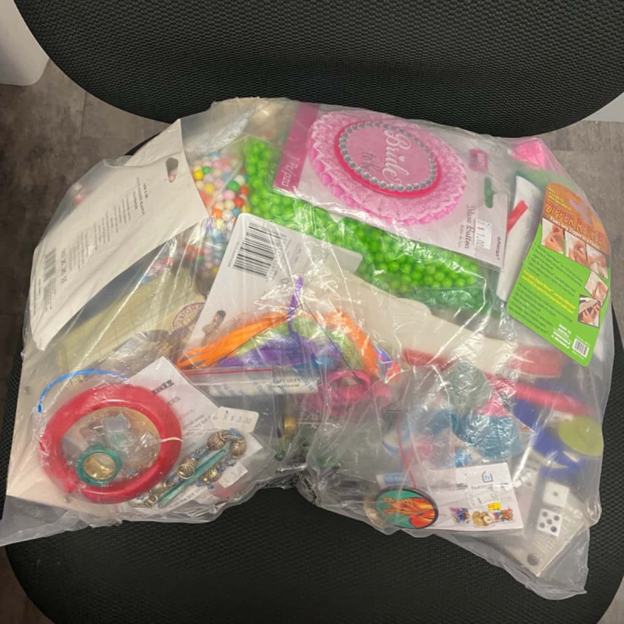 REDUCED Mixed Asstd Large bag of Craft items (Bag 670)(s)