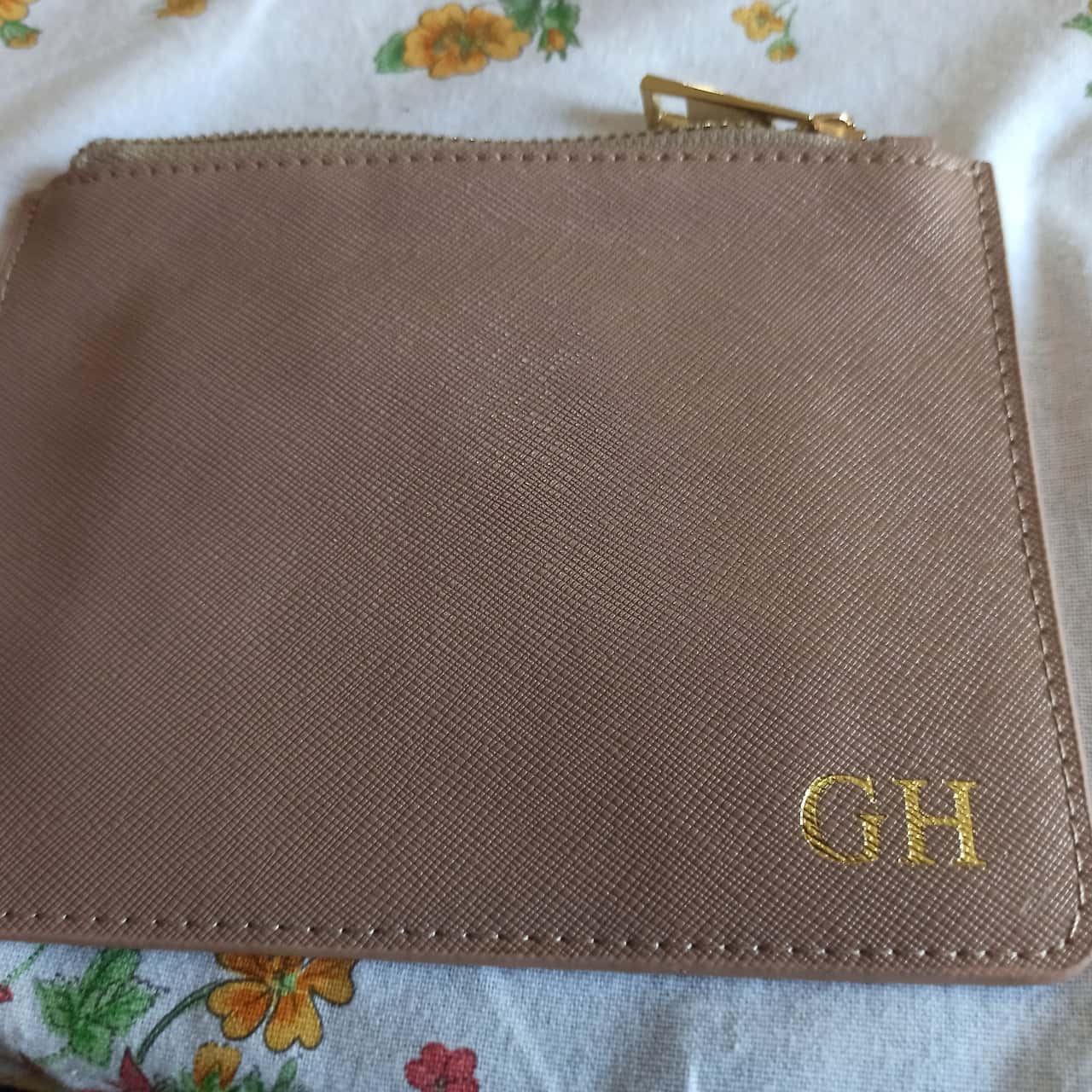 Nikki & Lu Personalised Slimline Card holder Beige with GH initials (b19)