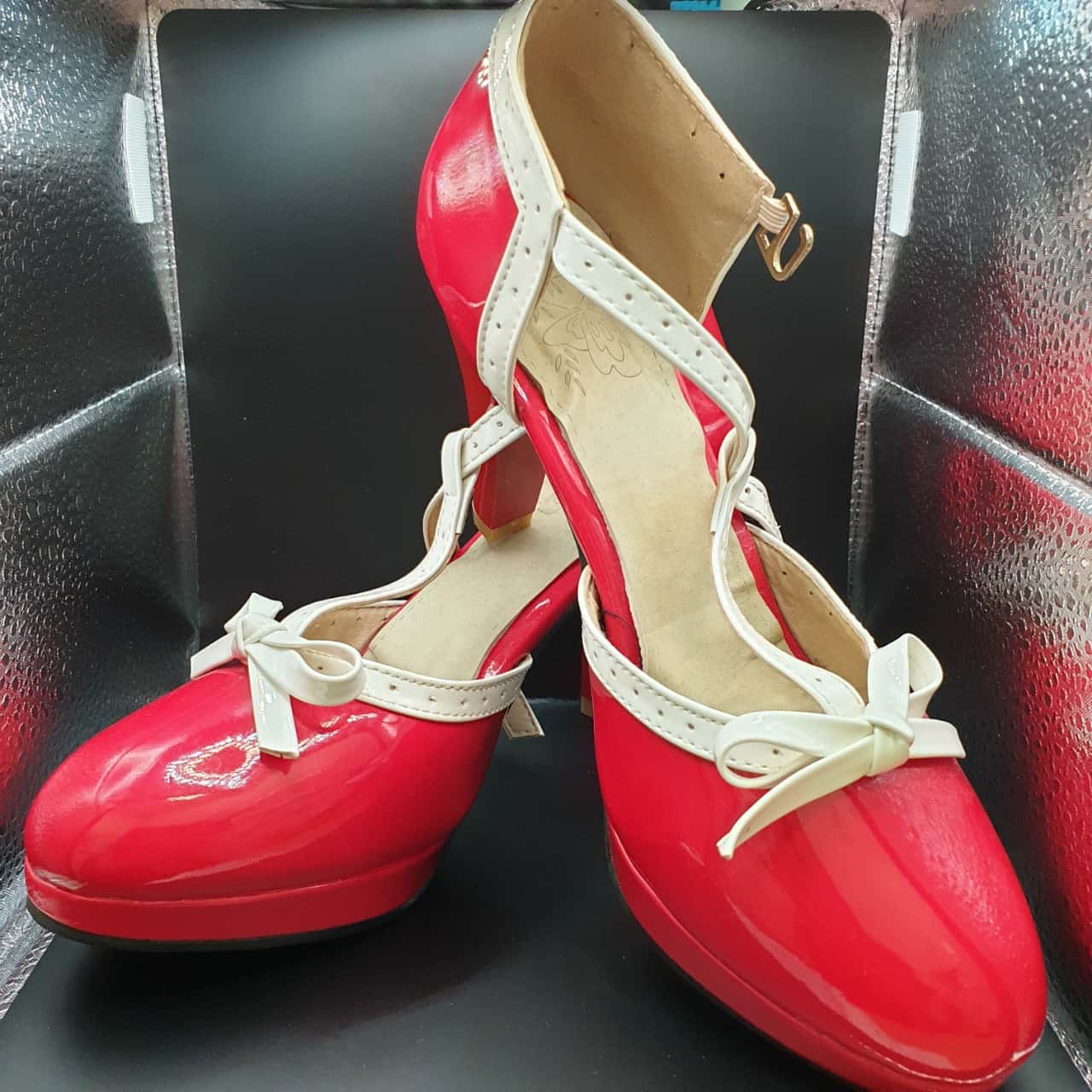 Womens Size sml 39 Cream / Red Dance/Rockabilly T bar design shoes(s)