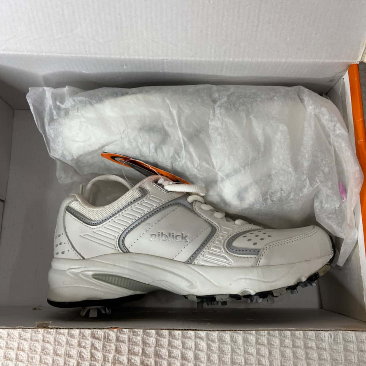 Niblick Women’s Golf Shoes, White and Silver, Size US7