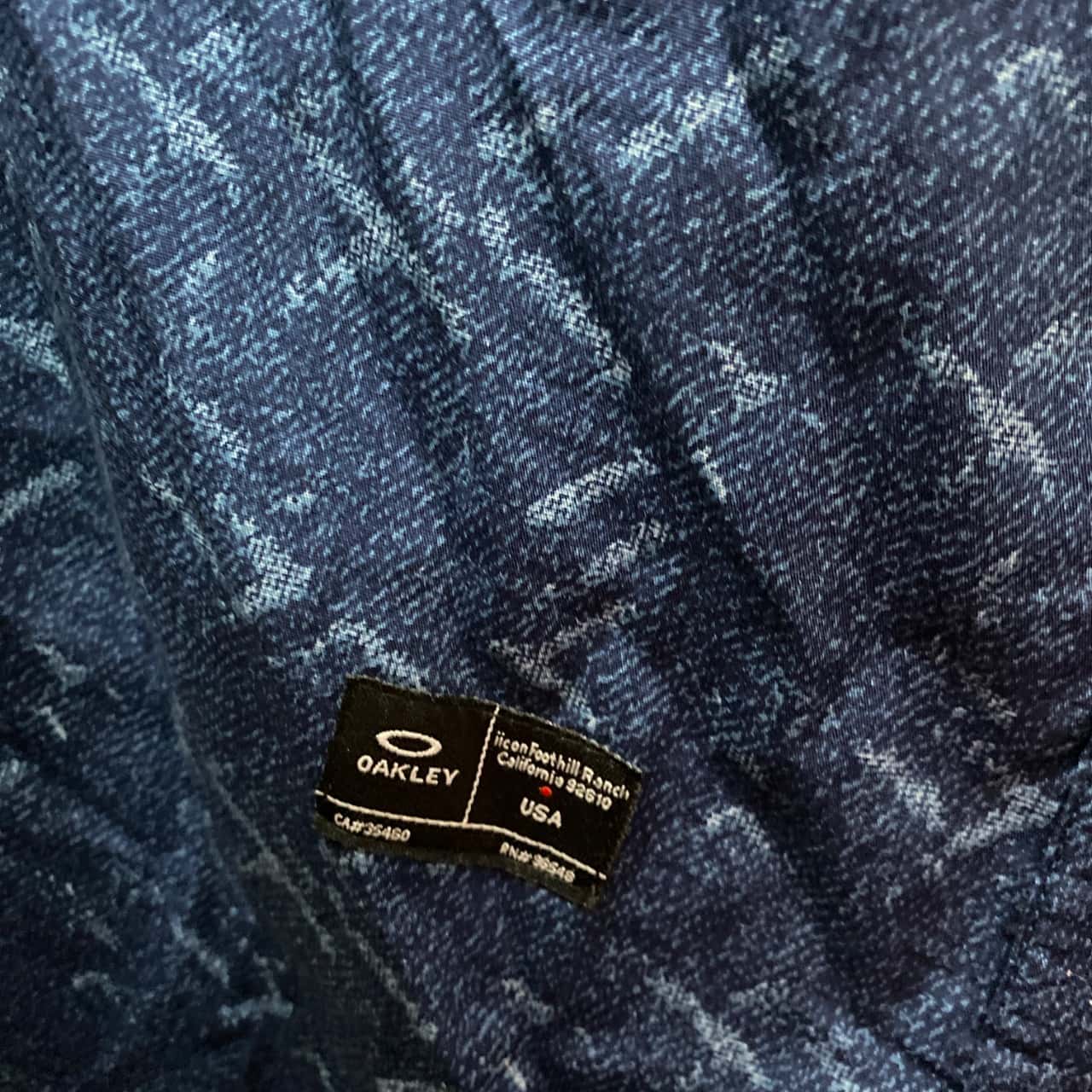 Oakley Mens Size 31 Short Sleeve Shirt Navy Blue