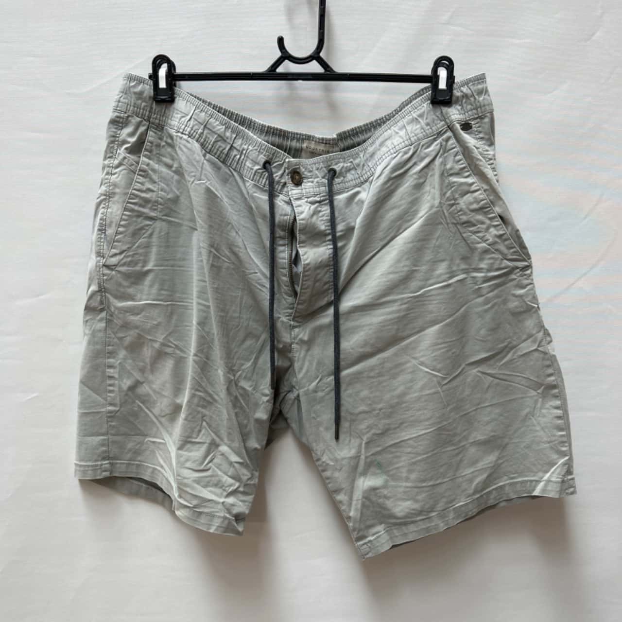 Industrie Mens Size 40 shorts