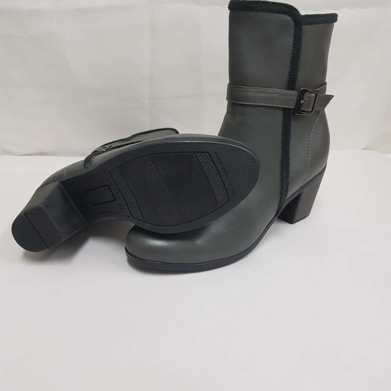 Jemma Size 37 Grey boots