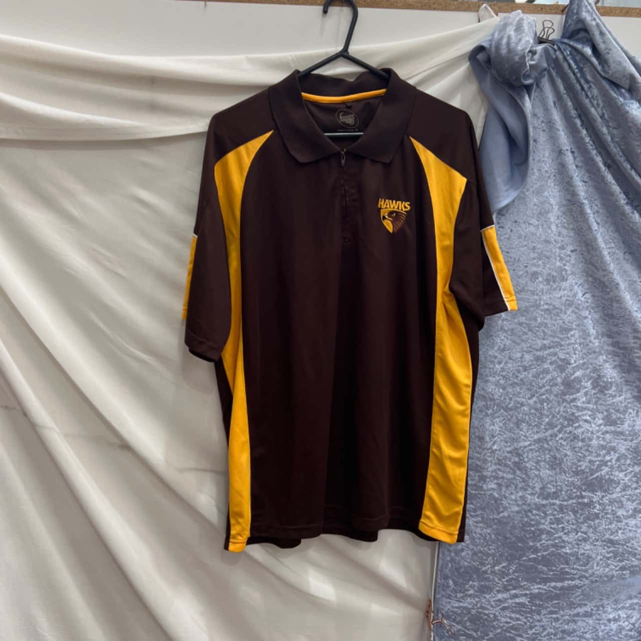 Official Afl Mens Size XL Hawks Shirt (s)