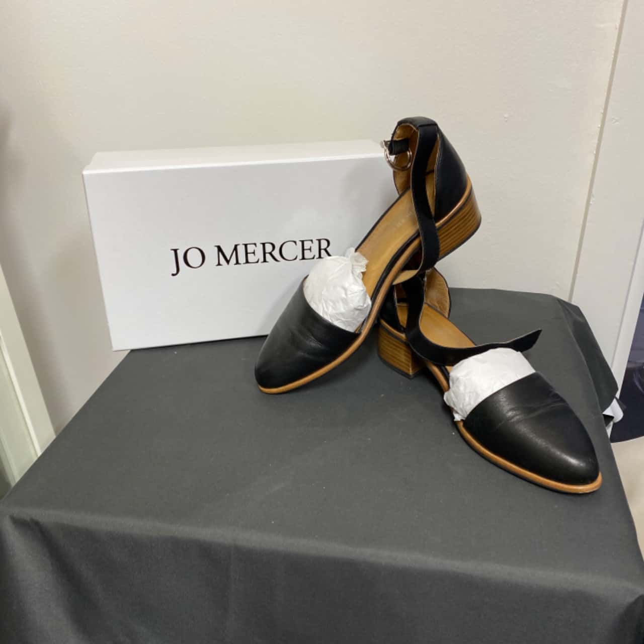 Jo Mercer Womens Size 40 Black leather small heel shoes (s)