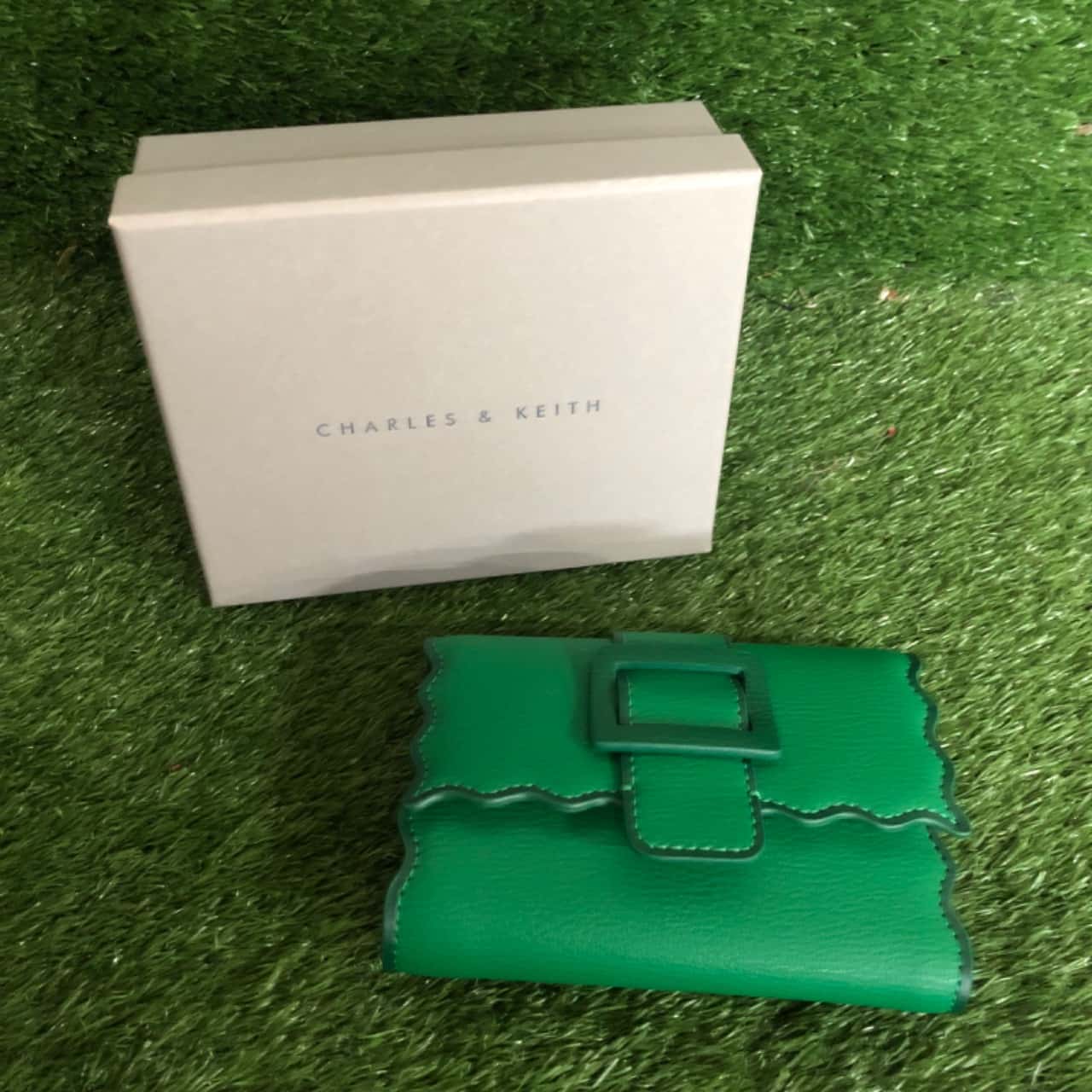 Charles & Keith Green Waverly Scallop-Trim Wallet (New)(s)