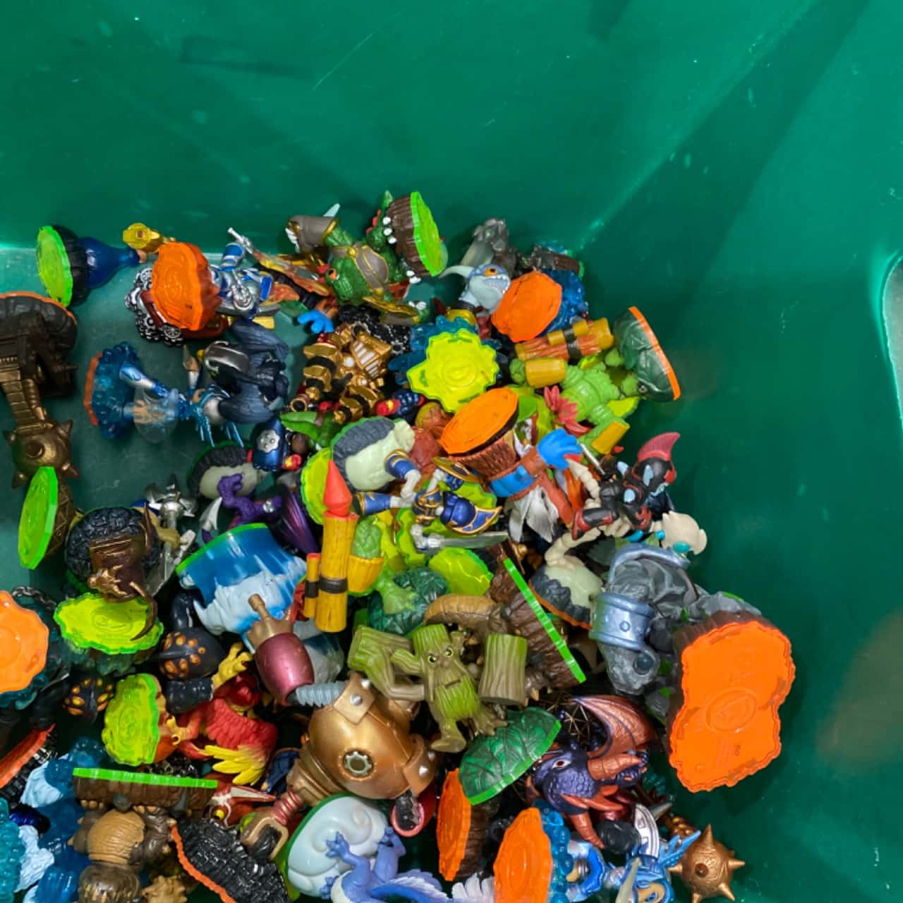 Set of Skylanders With 3 Portals