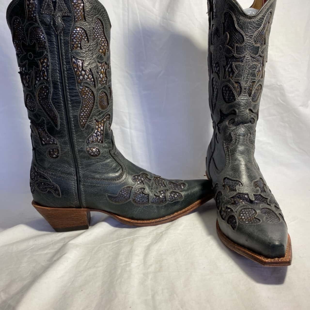 Vintage Corral Cowboy Boots(s)