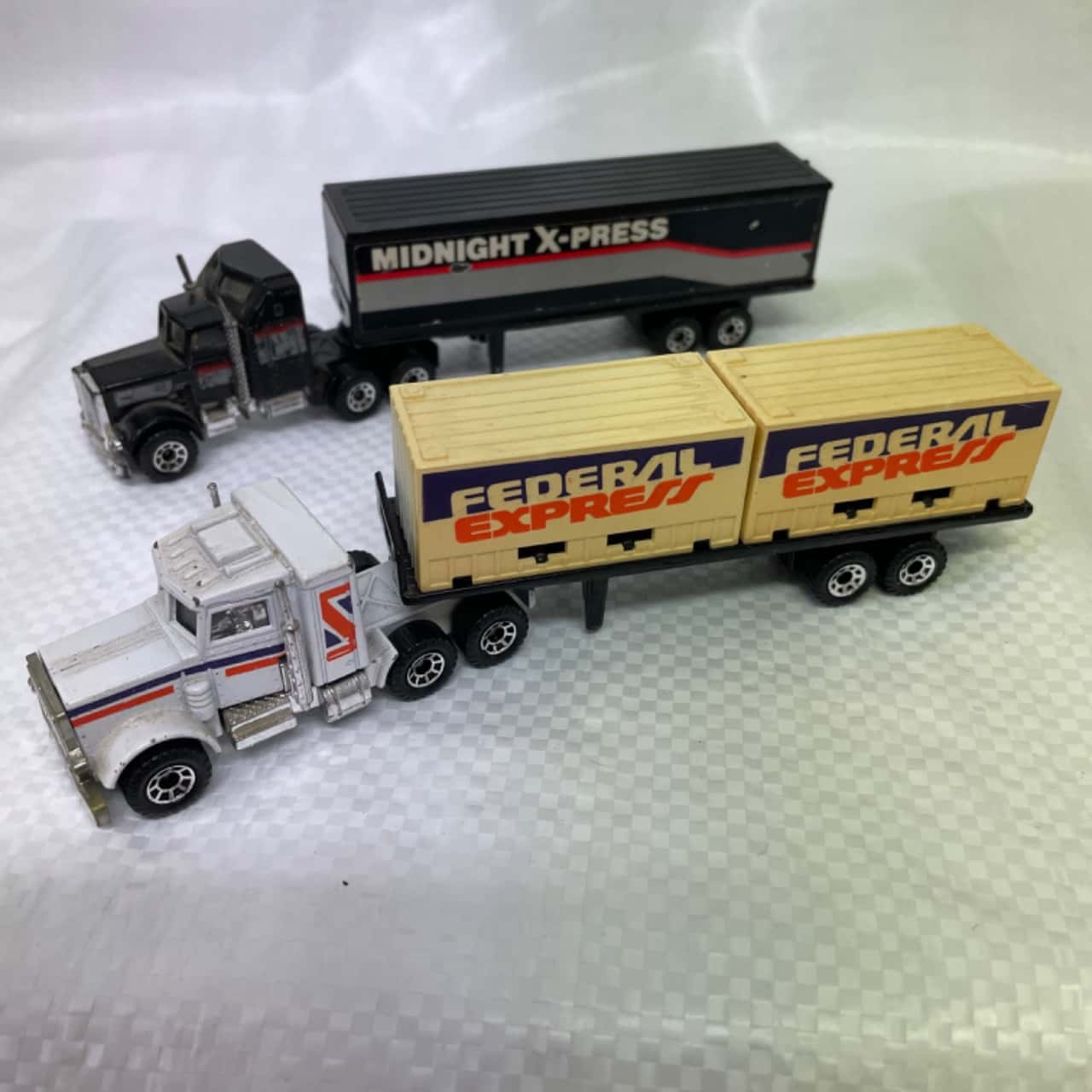 Matchbox Convoy x2 Federal Express & Midnight X-Press Diecast(s)