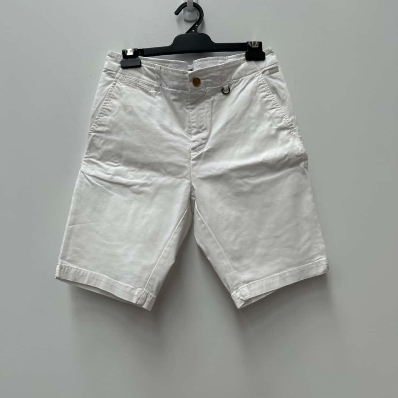 Industrie Mens Size 32 White shorts(s)