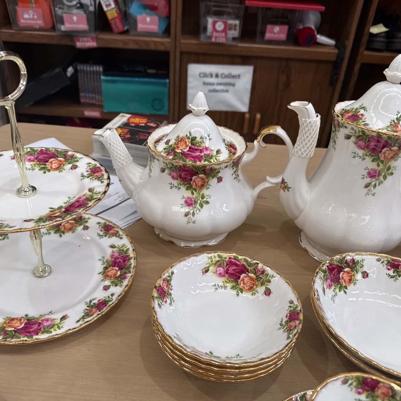 Royal Albert Old Country Roses 29 Piece Tea Set Pick up Only!!!