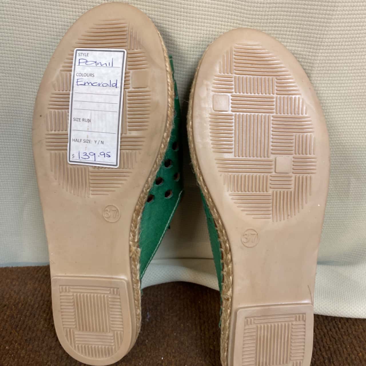 " LAST CHANCE " BNWT Diana Ferrari Slides Size 37 Green (s)