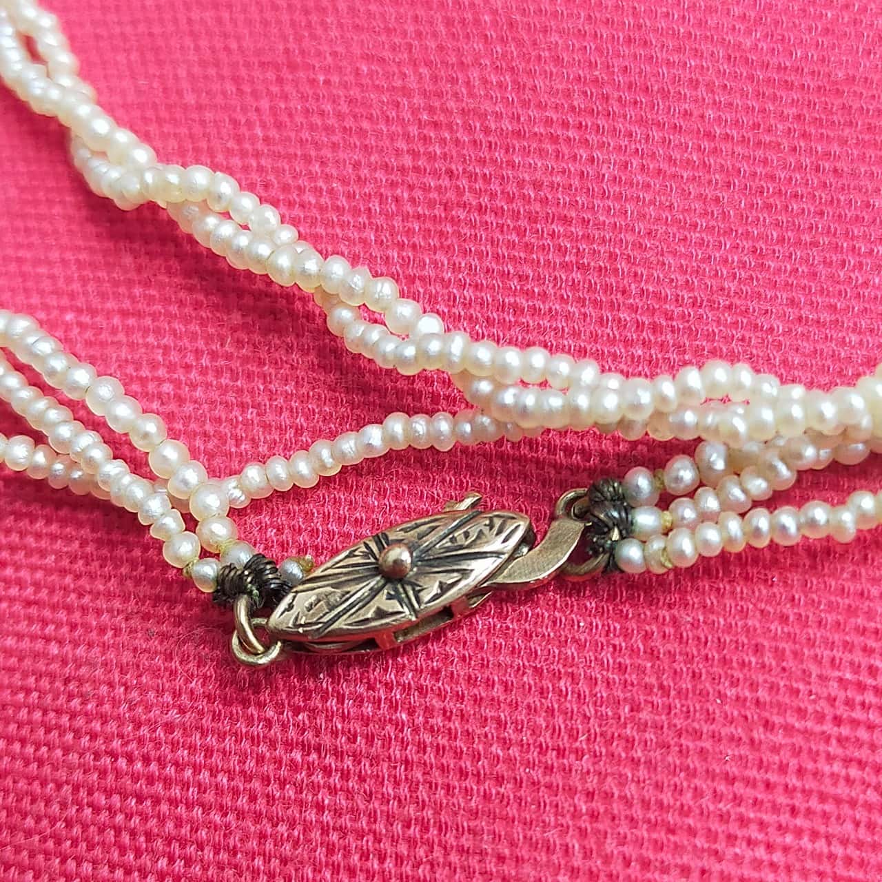 *REDUCED* Natural Seed Pearl Necklace 9ct Clasp BROKEN